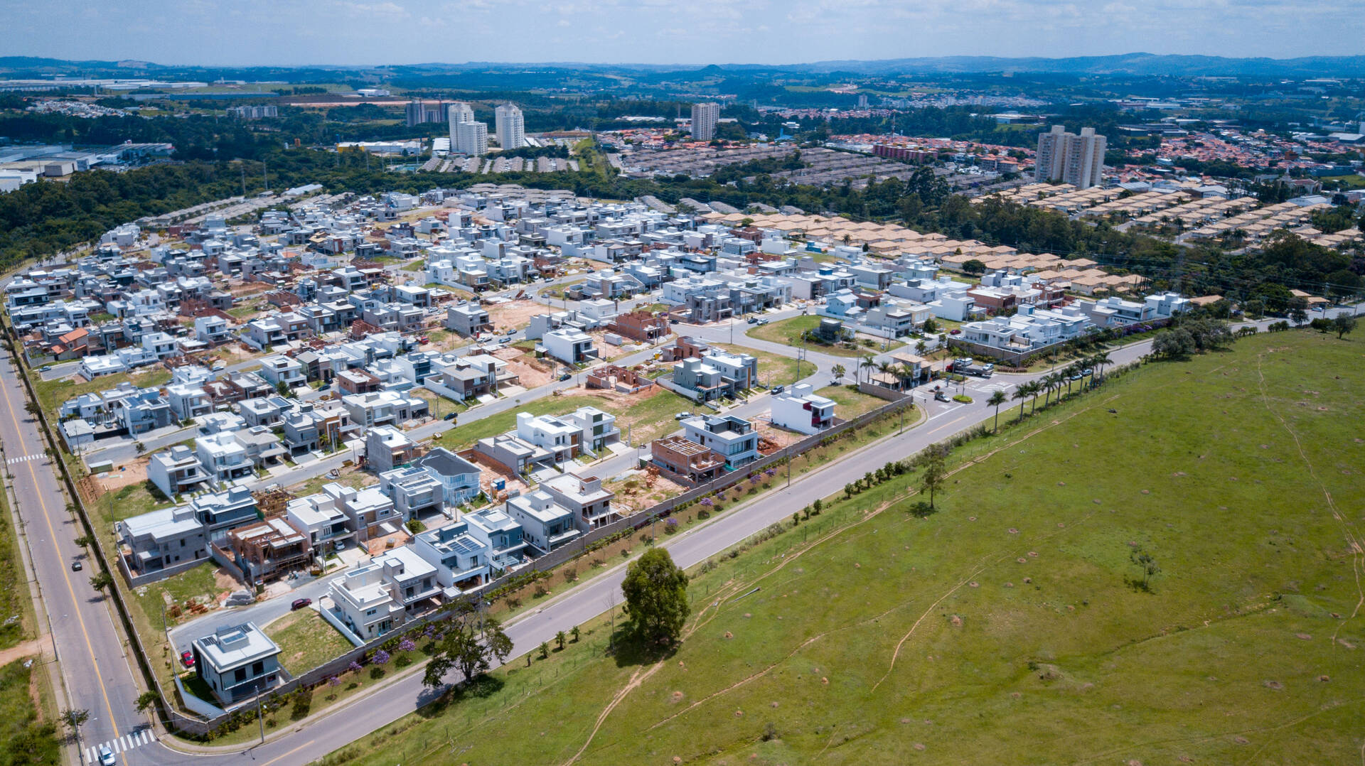 Terreno à venda no Condomínio Reserva Ermida - Jd Ermida 2 - - 349